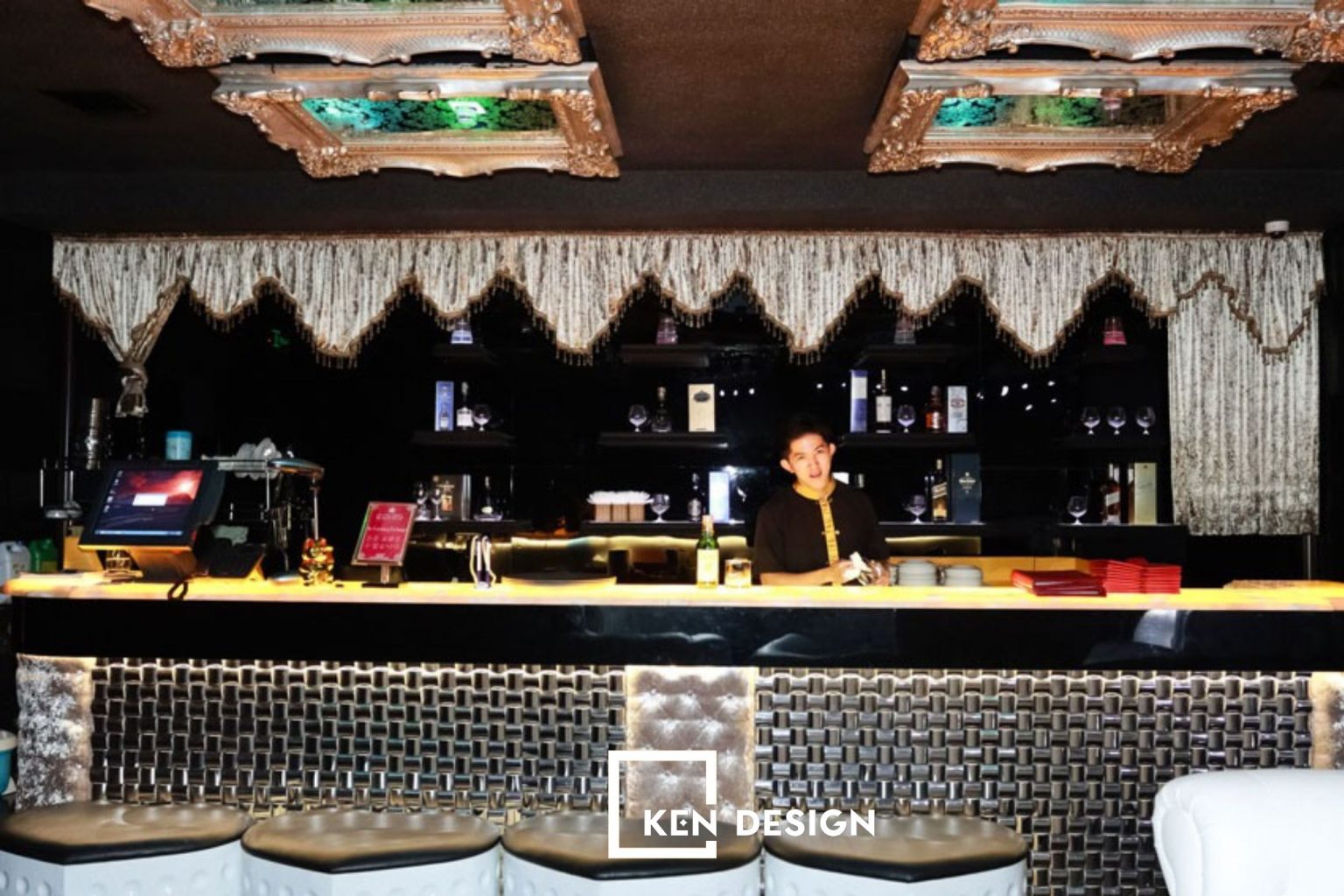 Thiết kế Eon51 Heli Bar Rooftop - chỉnh chu trong từng bố trí ánh sáng