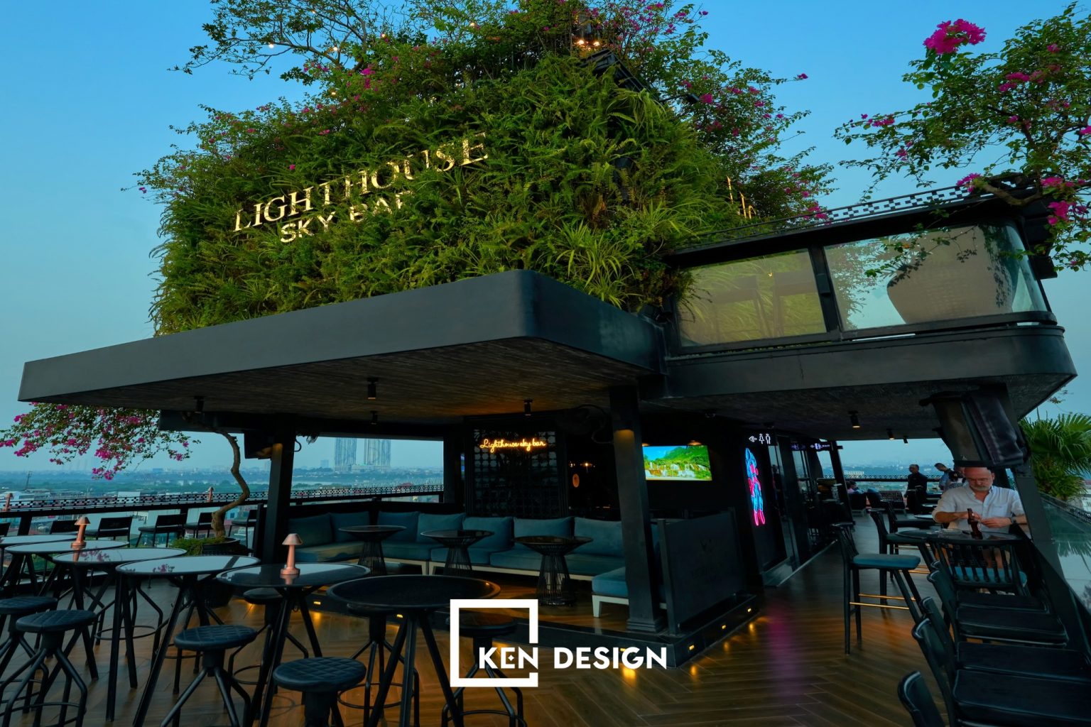 Thiết kế Lighthouse Sky Bar & Restaurant phóng khoáng và mới mẻ